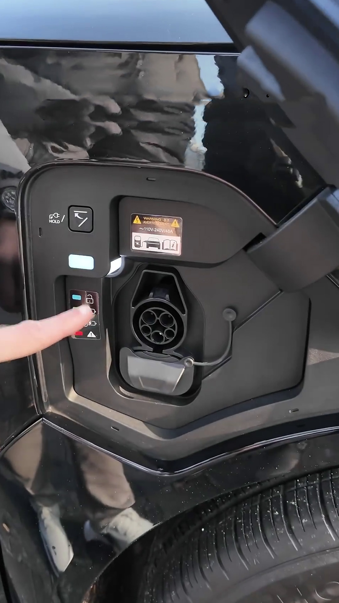 Charging port on the Kia EV5