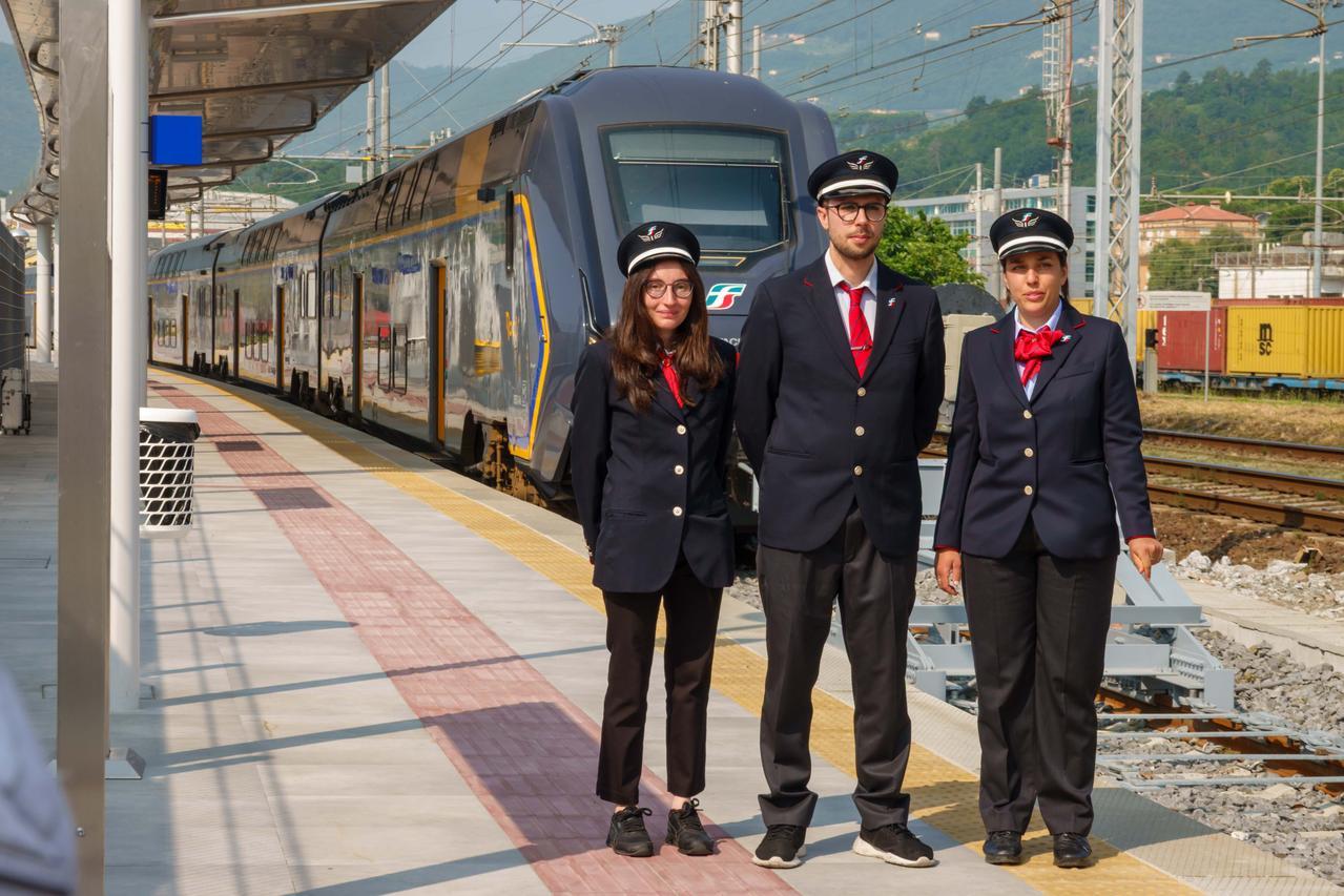 Il Cinque Terre Express...va oltre. Prossima fermata Sestri Levante ...
