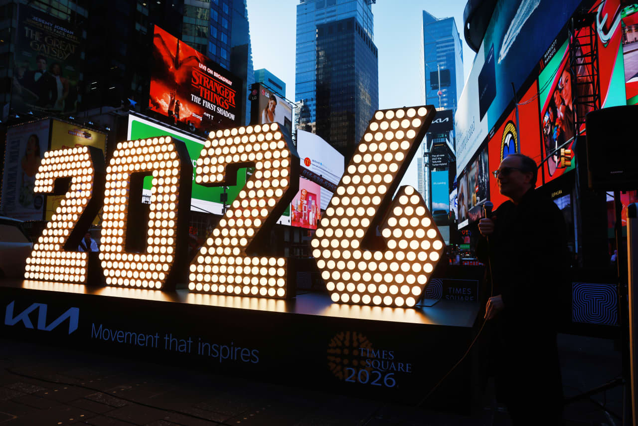 Is the stock market open today? Here are the trading hours for New Year ...