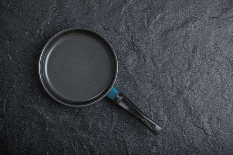 Un nuovo metodo per riciclare il Teflon: da plastica “eterna” a risorsa