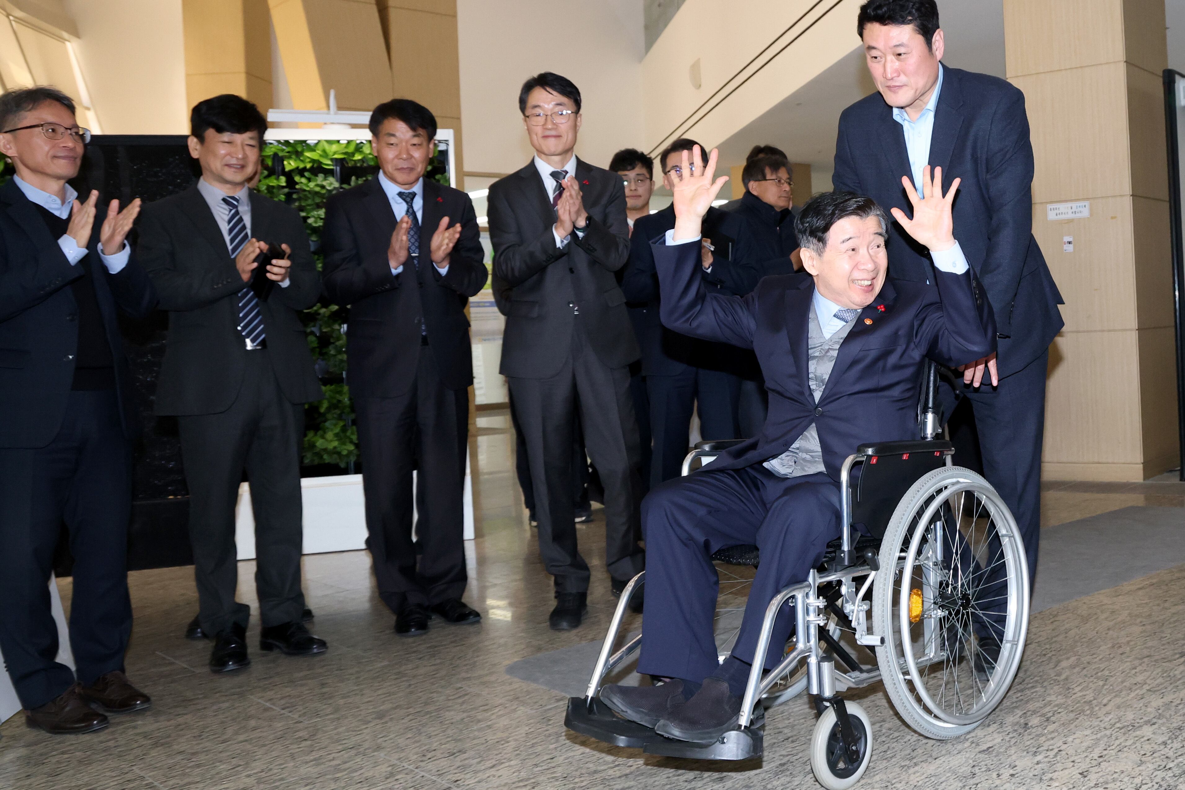 Yoon-appointed anti-corruption chief resigns mid-term