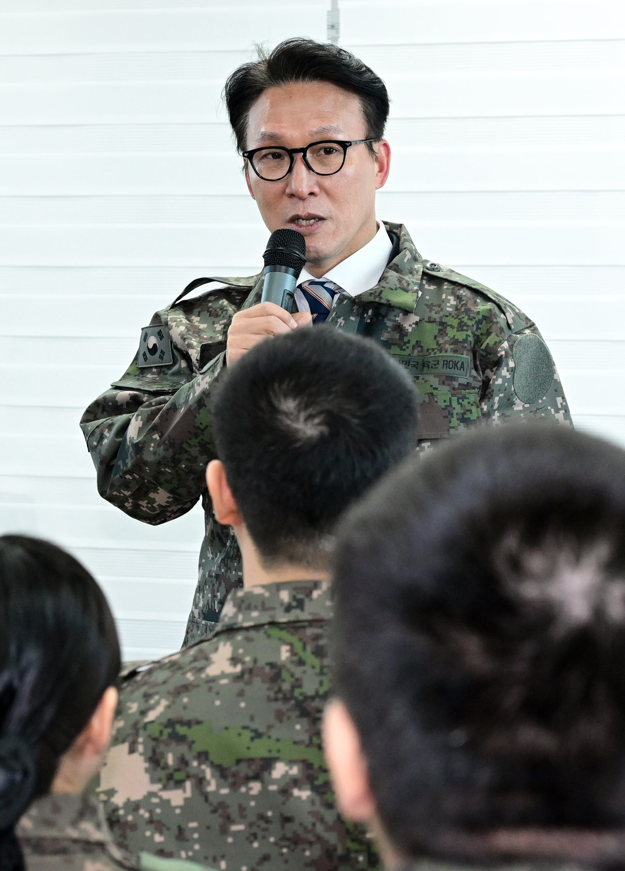 Prime Minister Kim calls frontline troops 'Admiral Yi Sun-sin'