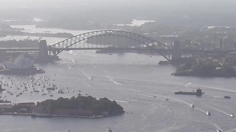 Sydney Harbour packed for world-famous fireworks