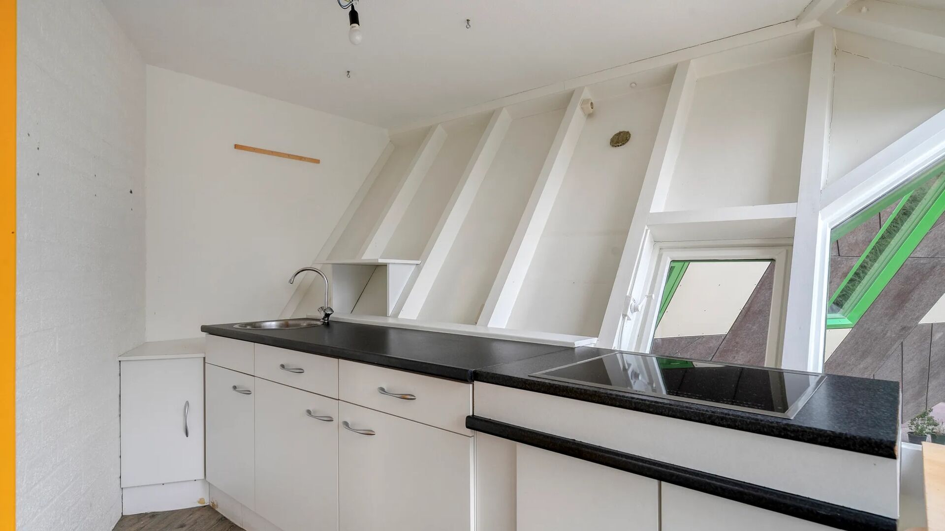 Funda-foto’s: zo ziet een kubuswoning er nou écht vanbinnen uit (€ 279. ...
