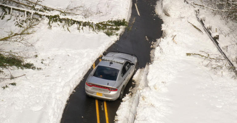 350K Americans freeze as bomb cyclone shreds 15 states through New Year ...