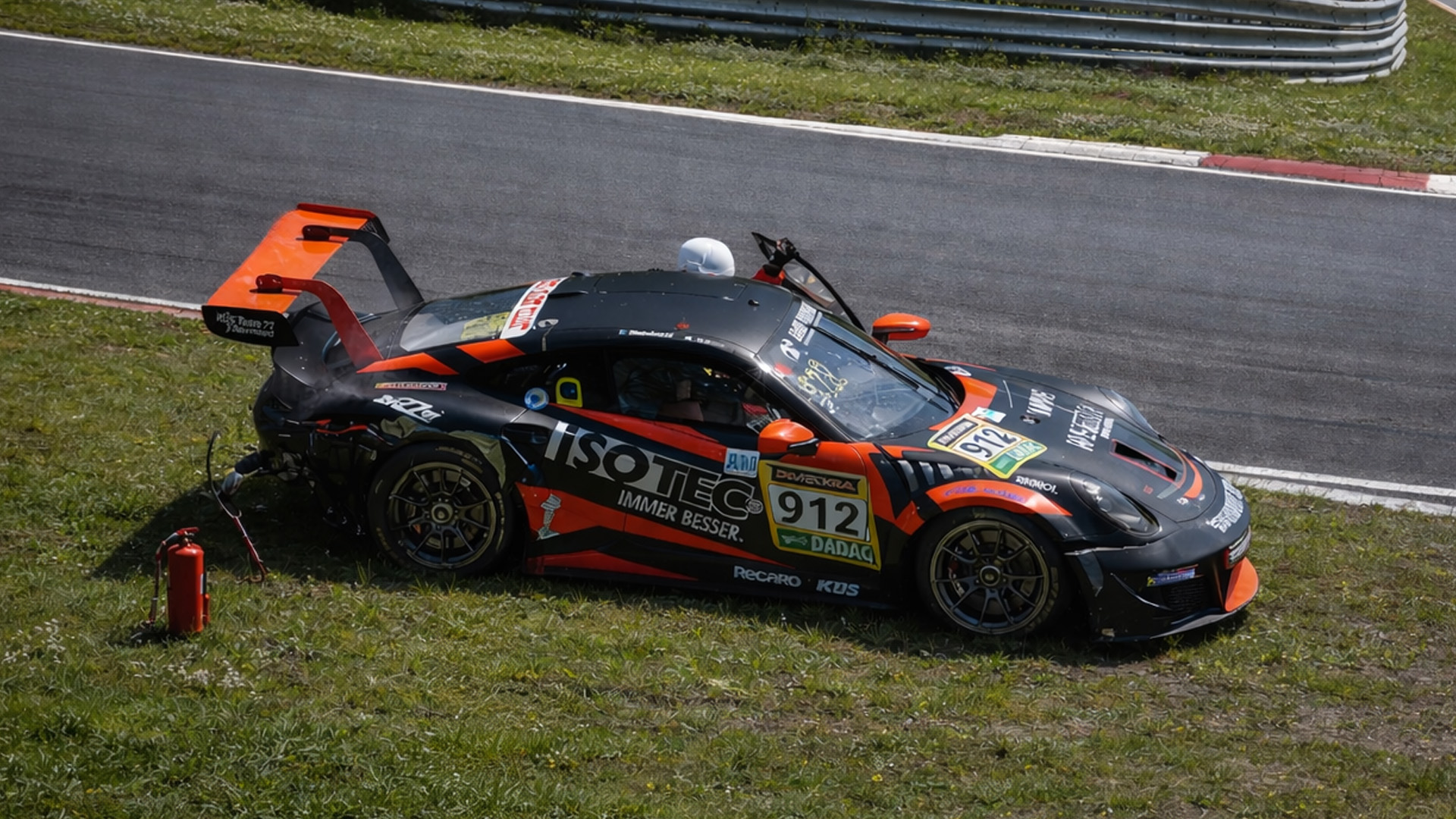 Porsche 992 GT3 Cup crashes hard at Nürburgring