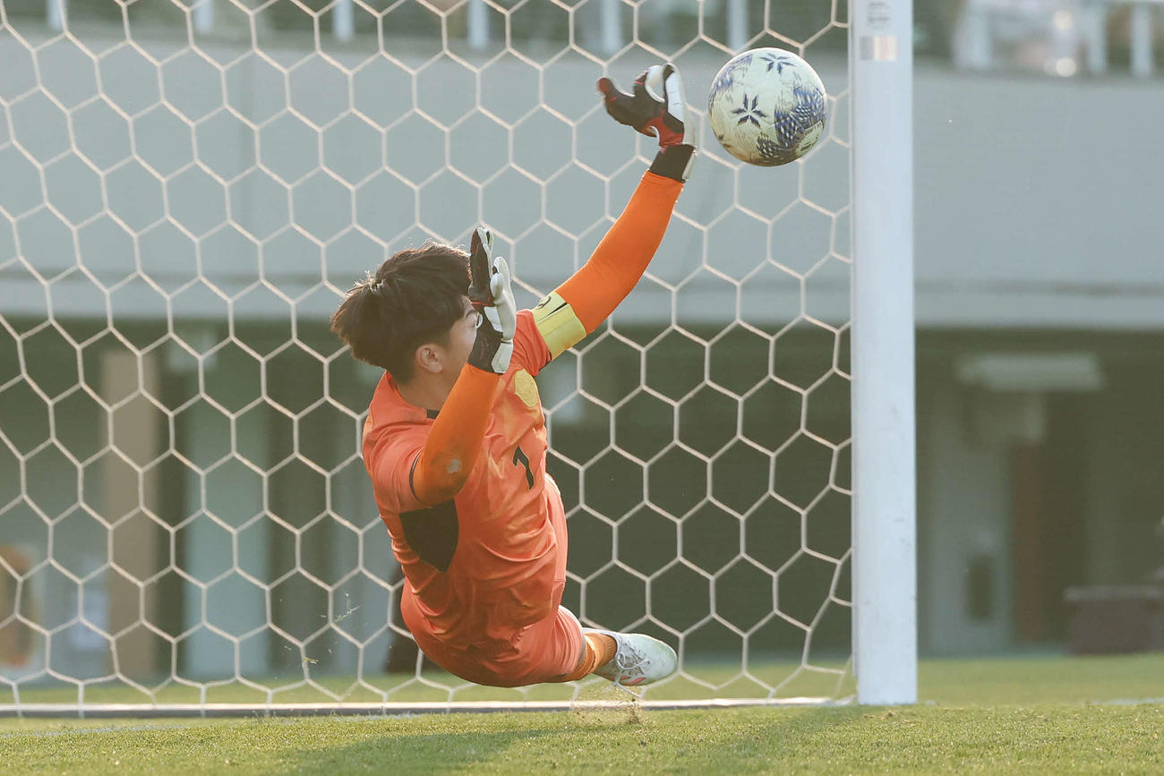 【高校サッカー】興国がPK戦制し3回戦へ！守護神・岩瀬颯「貢献できてうれしい」1本セーブ