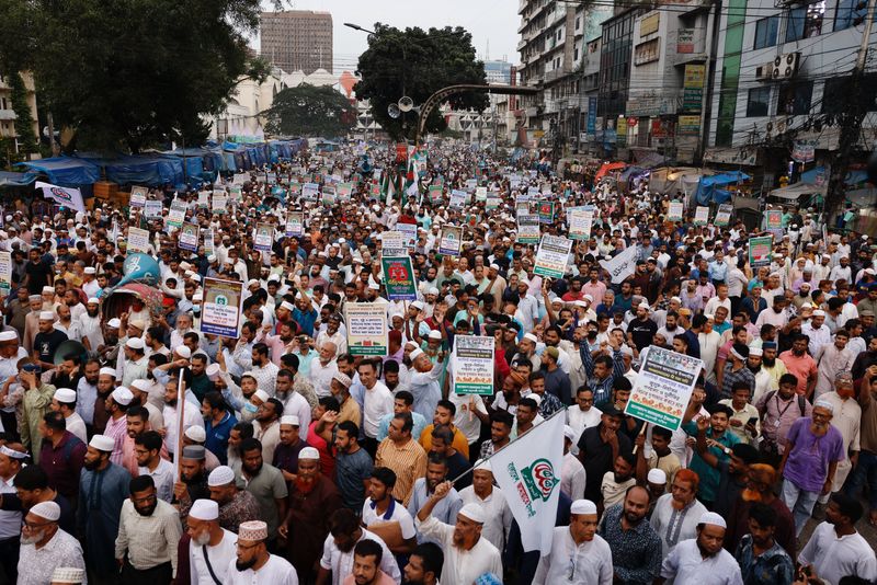 Bangladesh's Islamist party open to unity government after February vote