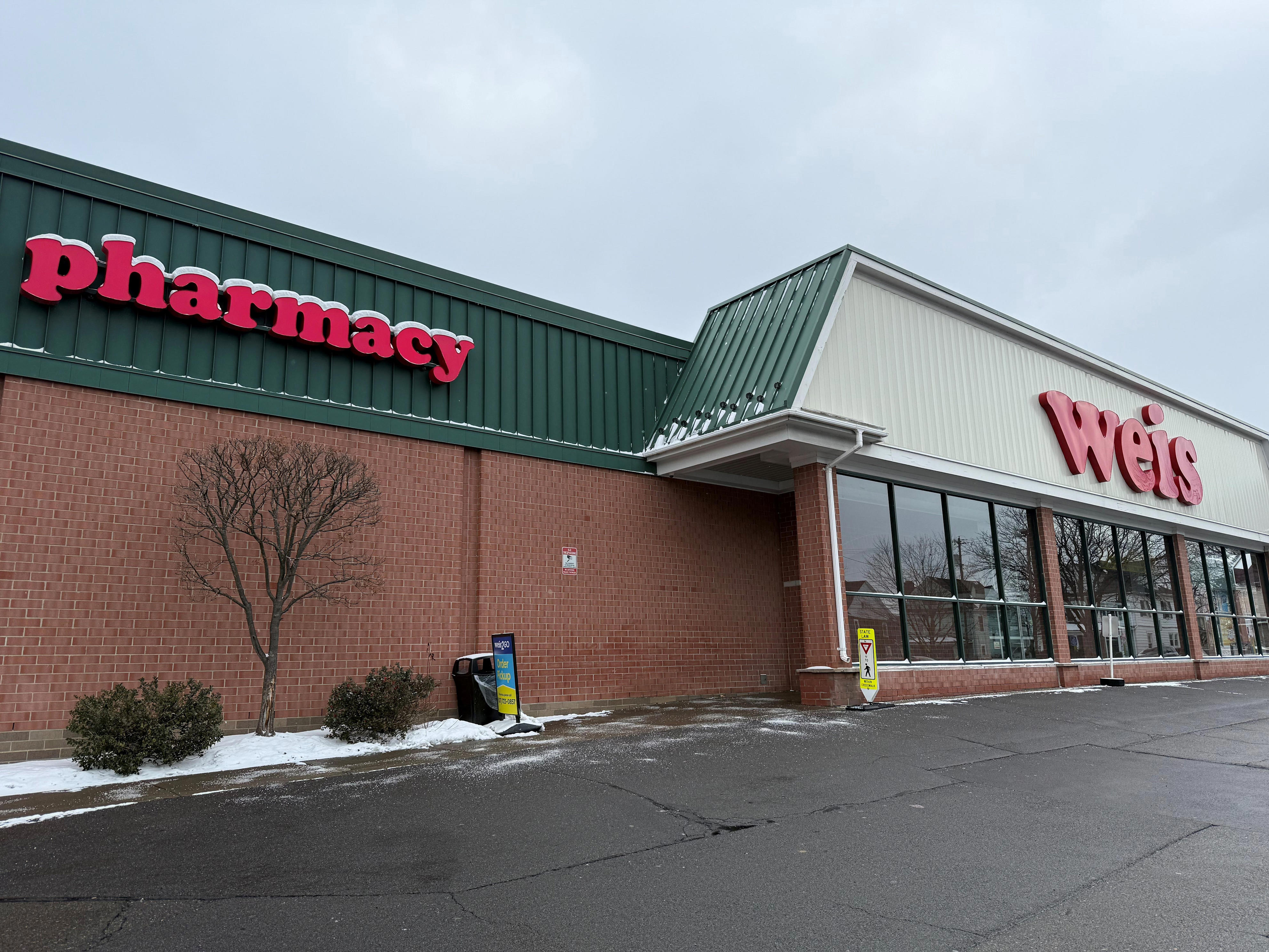 Is Weis, Walmart open on New Year's? See holiday hours in Binghamton area