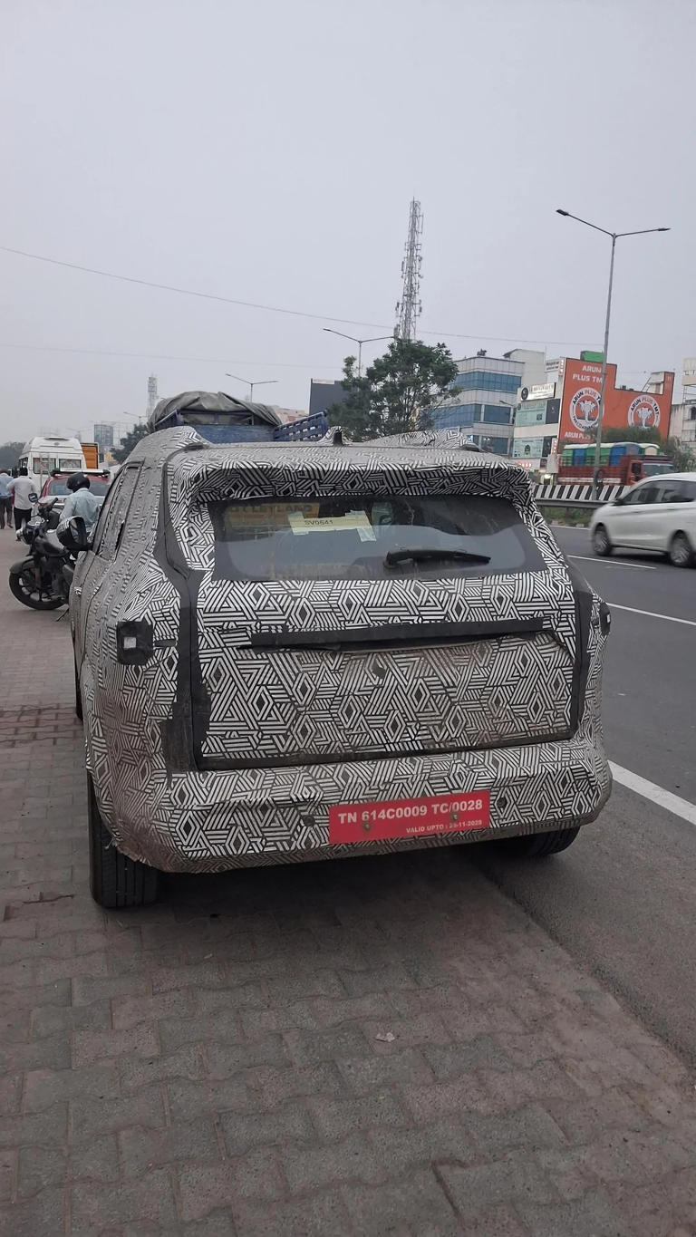 Renault gears up for India launch of new Duster, spy shots reveal ...