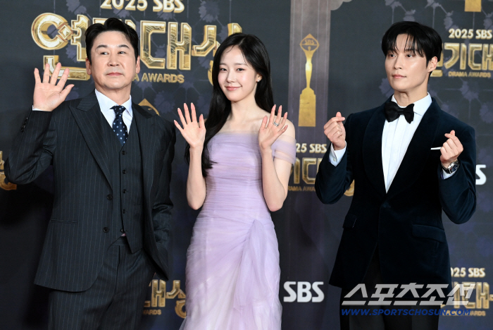 Shin Dong-yeop, Chae Won Bin, Heo Nam-jun, SBS's 3 MCs for acting awards
