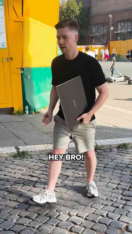 I asked a street artist to paint my gaming laptop