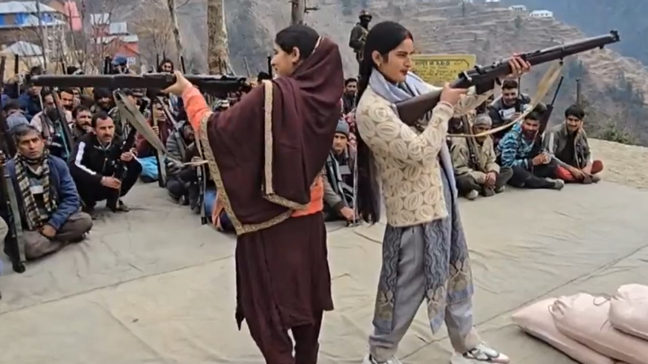 Handling automatic rifles, self-defence: Army trains Village Defence ...