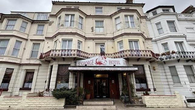 Microwave does not make room a flat, judge rules