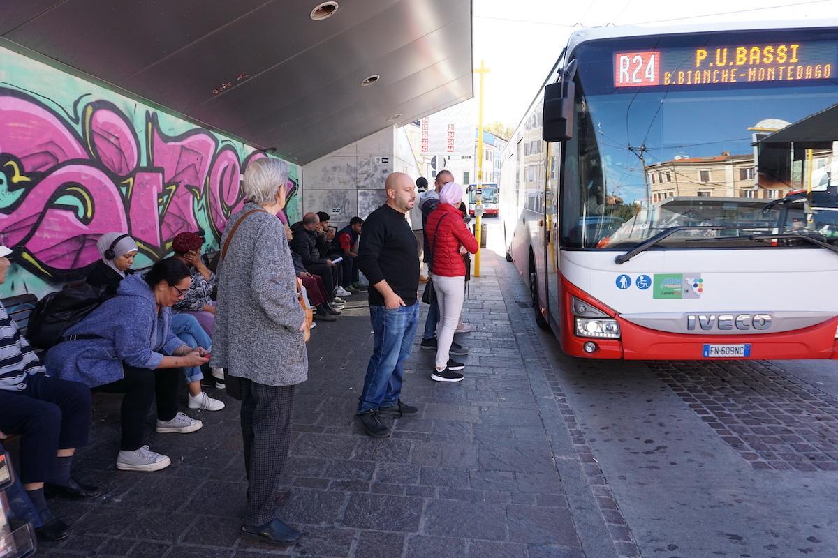 La fermata bus sarebbe costata poco