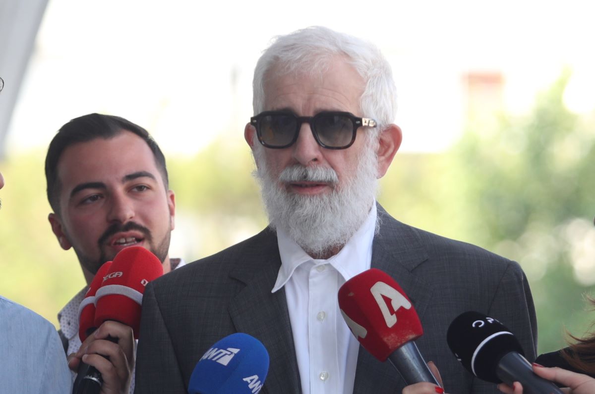 Πέτρος Φιλιππίδης: Μοναχική γιορτή γενεθλίων για τον ηθοποιό ...