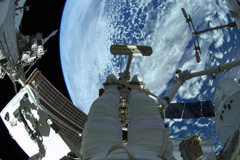 NASA sets the stage for January spacewalks outside the International ...