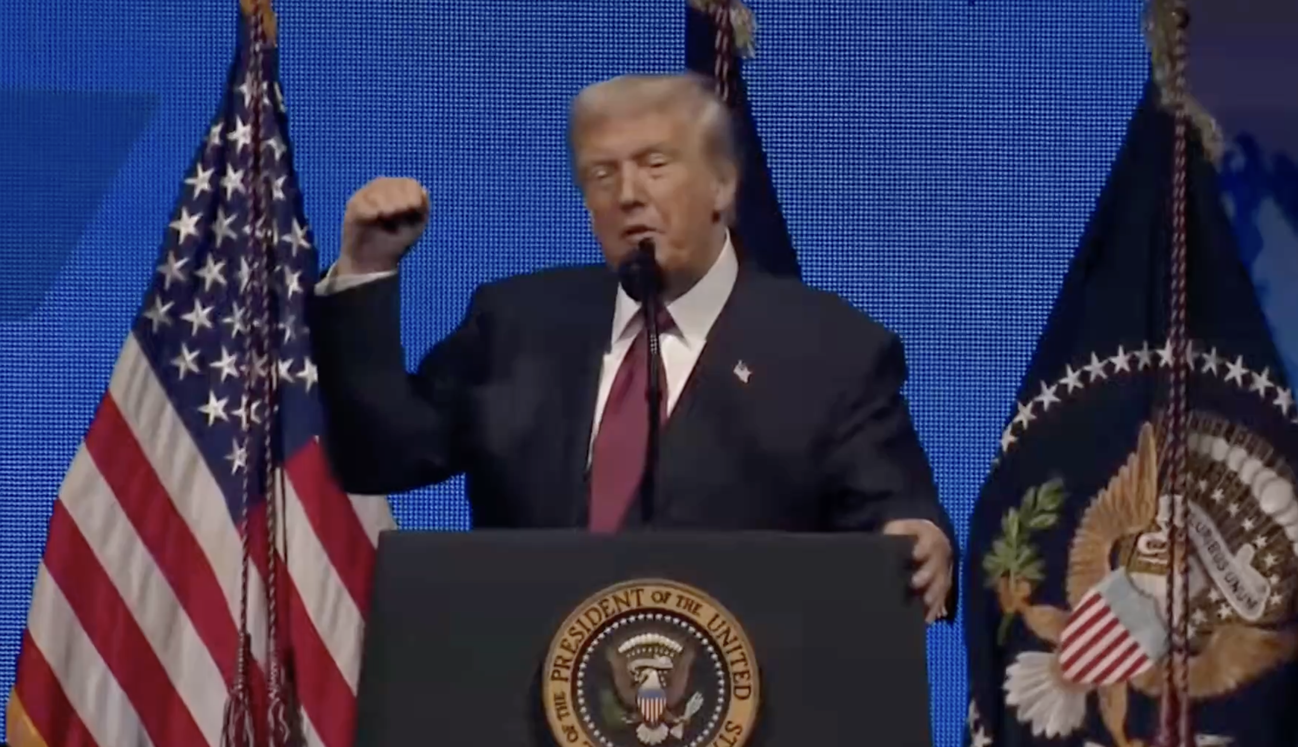 'This is an economic miracle': Trump lies with a straight face, claims ...