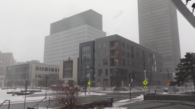Heavy snow hits Rochester as New York declares state of emergency