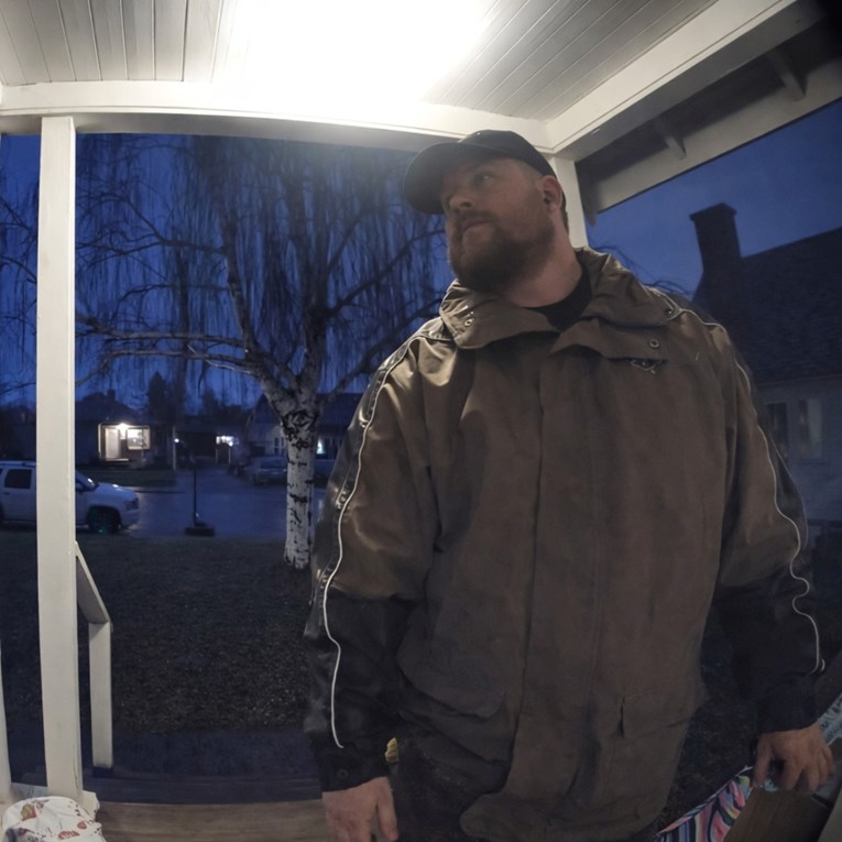 A delivery driver helped keep a child’s Christmas surprise intact