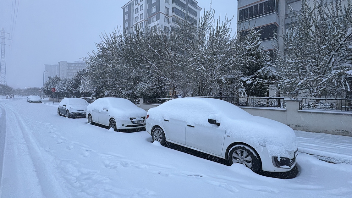 Yurdun birçok ilinde kar etkili oluyor