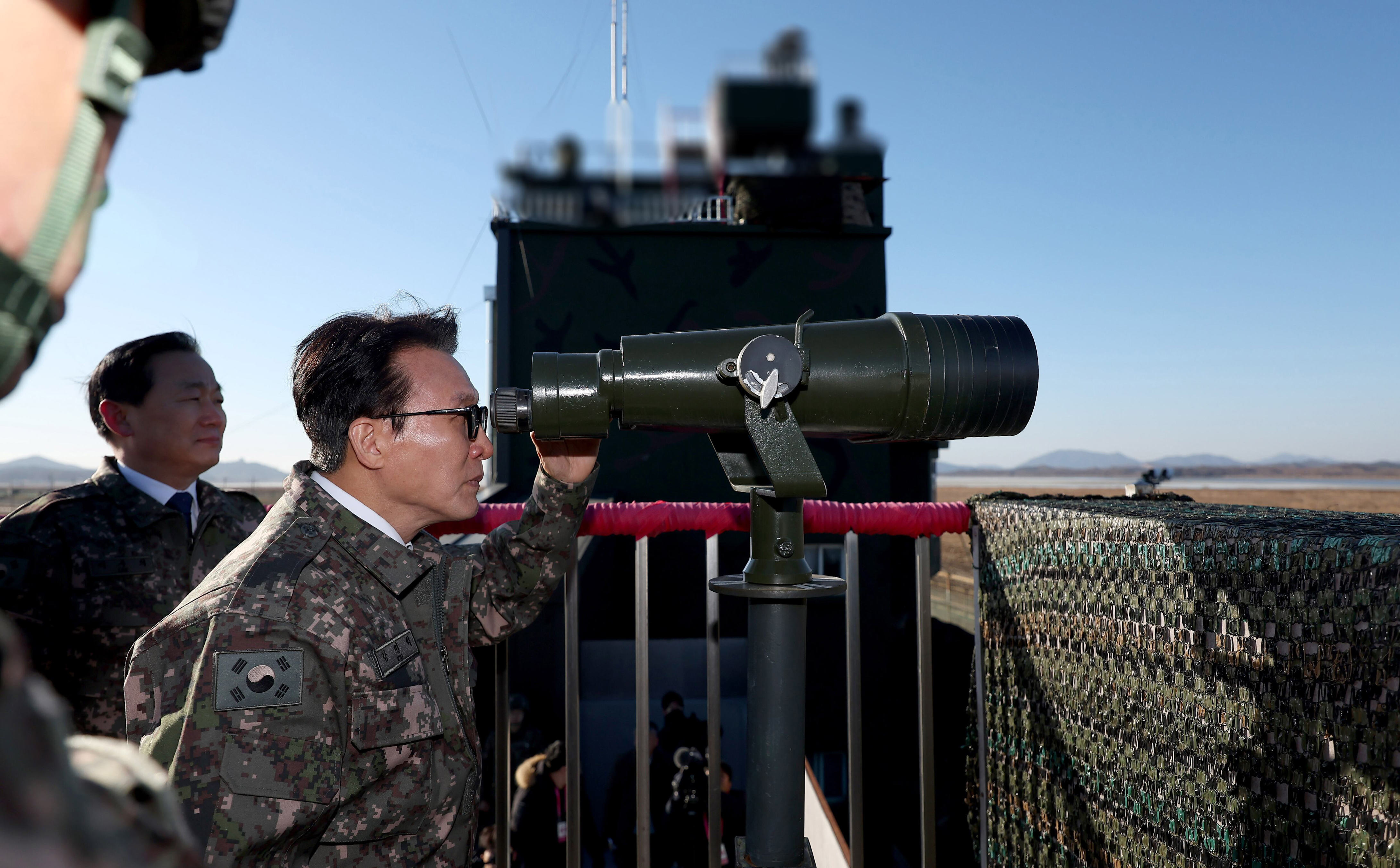 Prime Minister Kim calls frontline troops 'Admiral Yi Sun-sin'