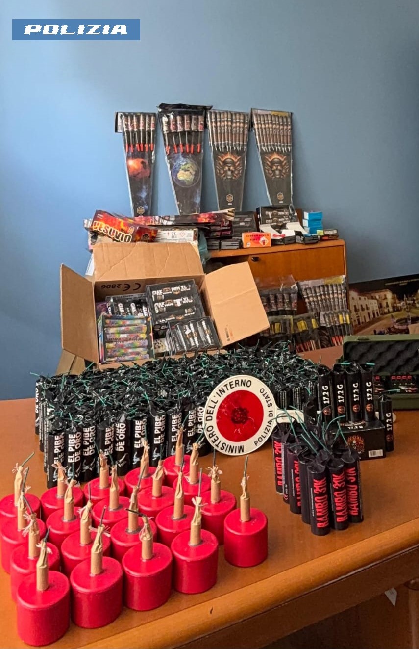 Siderno, sequestrati oltre 30 chili di materiale pirotecnico: scatta l ...