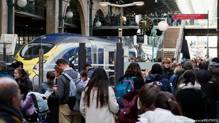 Eurostar back on track after Channel Tunnel power fault