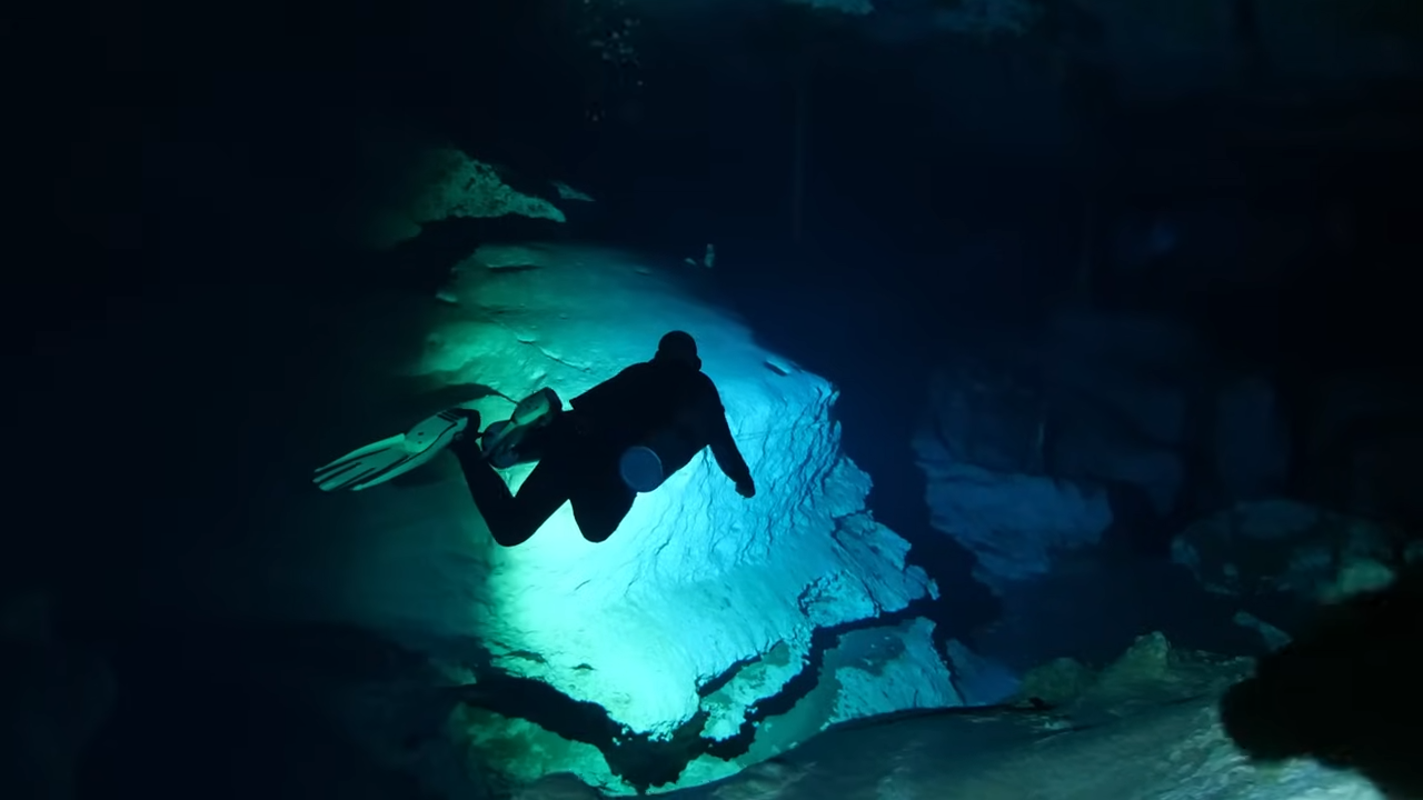 7000 kilomètres de galeries sous-marines invisibles