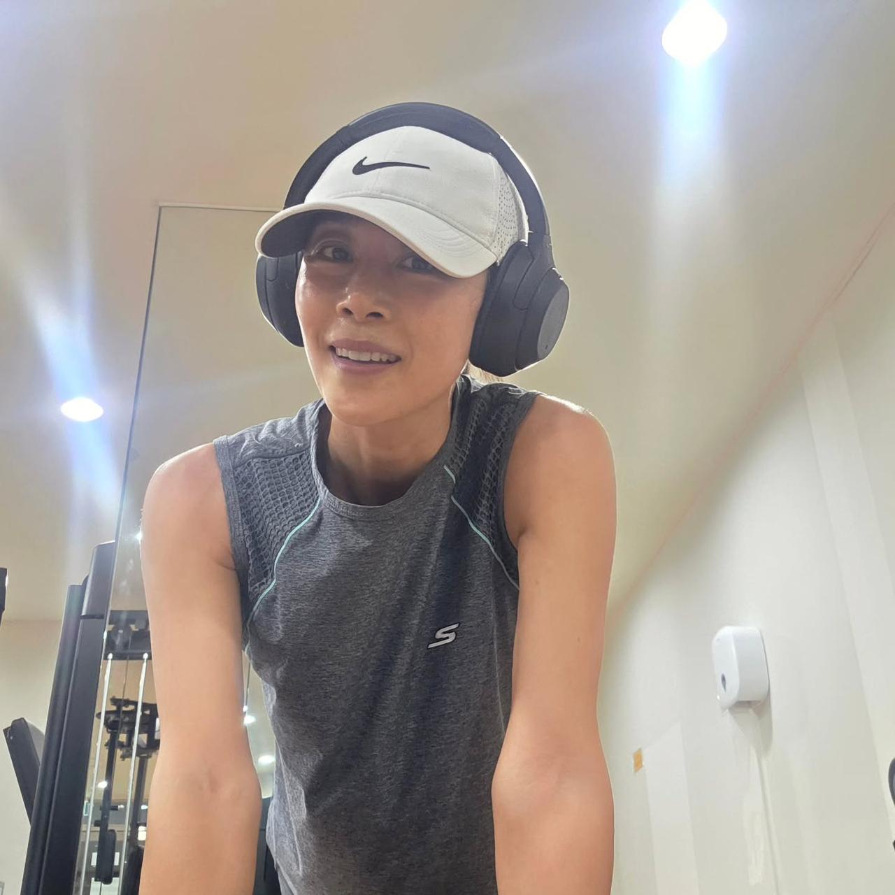 “시간은 흐르고야 만다”… 문정희, 겨울밤 운동→심장 펌프질 다짐