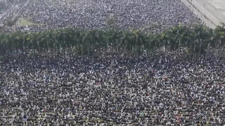 Khaleda Zia’s funeral: Jaishankar hands over PM Modi's letter of ...