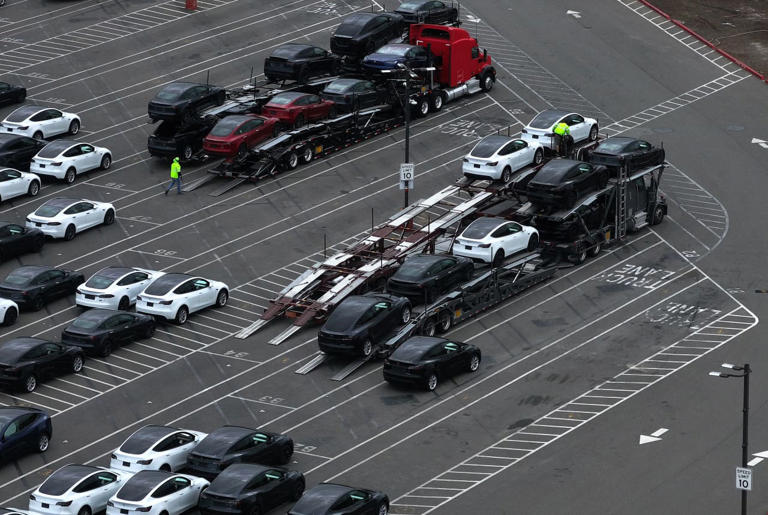 Tesla closes year on six-day losing streak. Next up, EV deliveries.