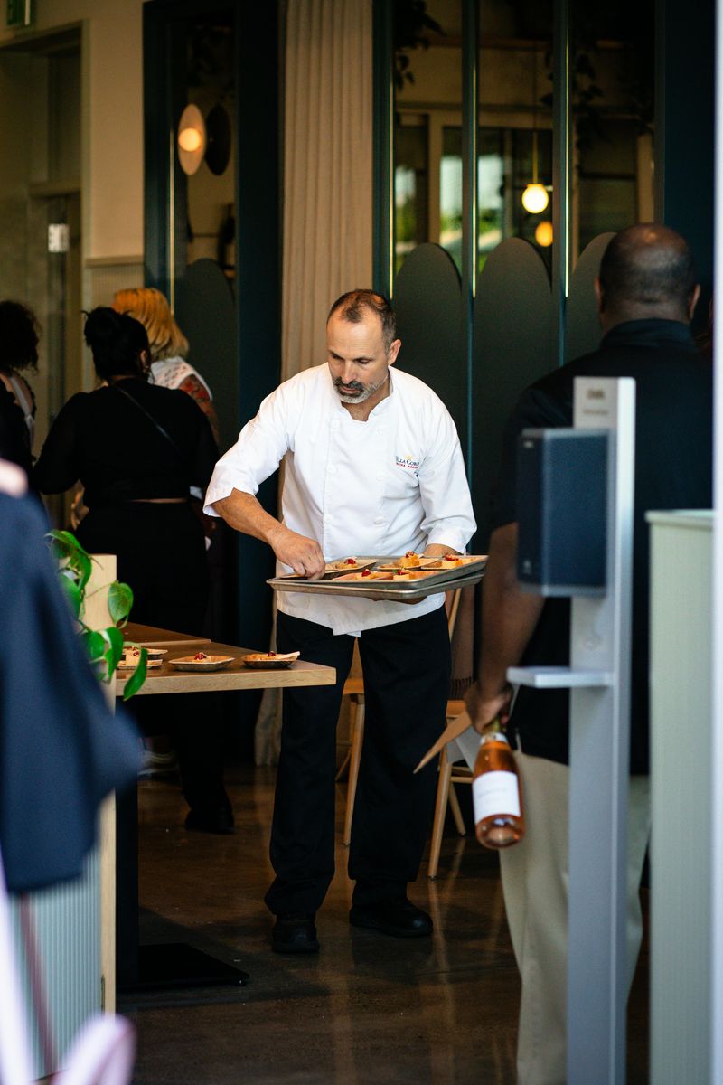 22 restaurant habits that drive servers crazy