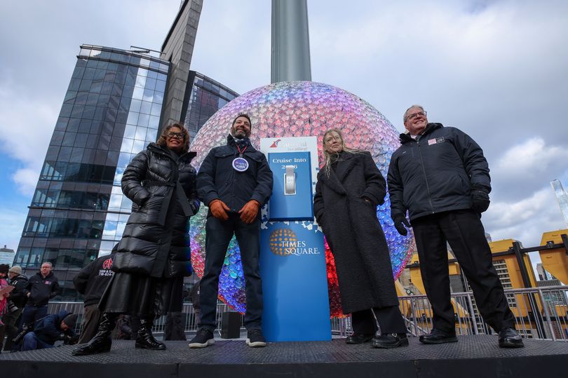 Inside Times Square NYE countdown as tonnes of confetti and 12,000 ...
