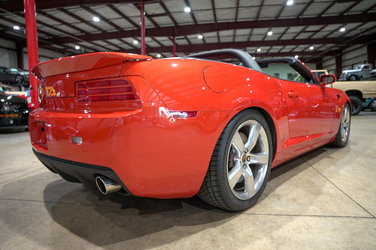 2011 Chevrolet Camaro 2SS ZTA Trans Am convertible blends modern ...