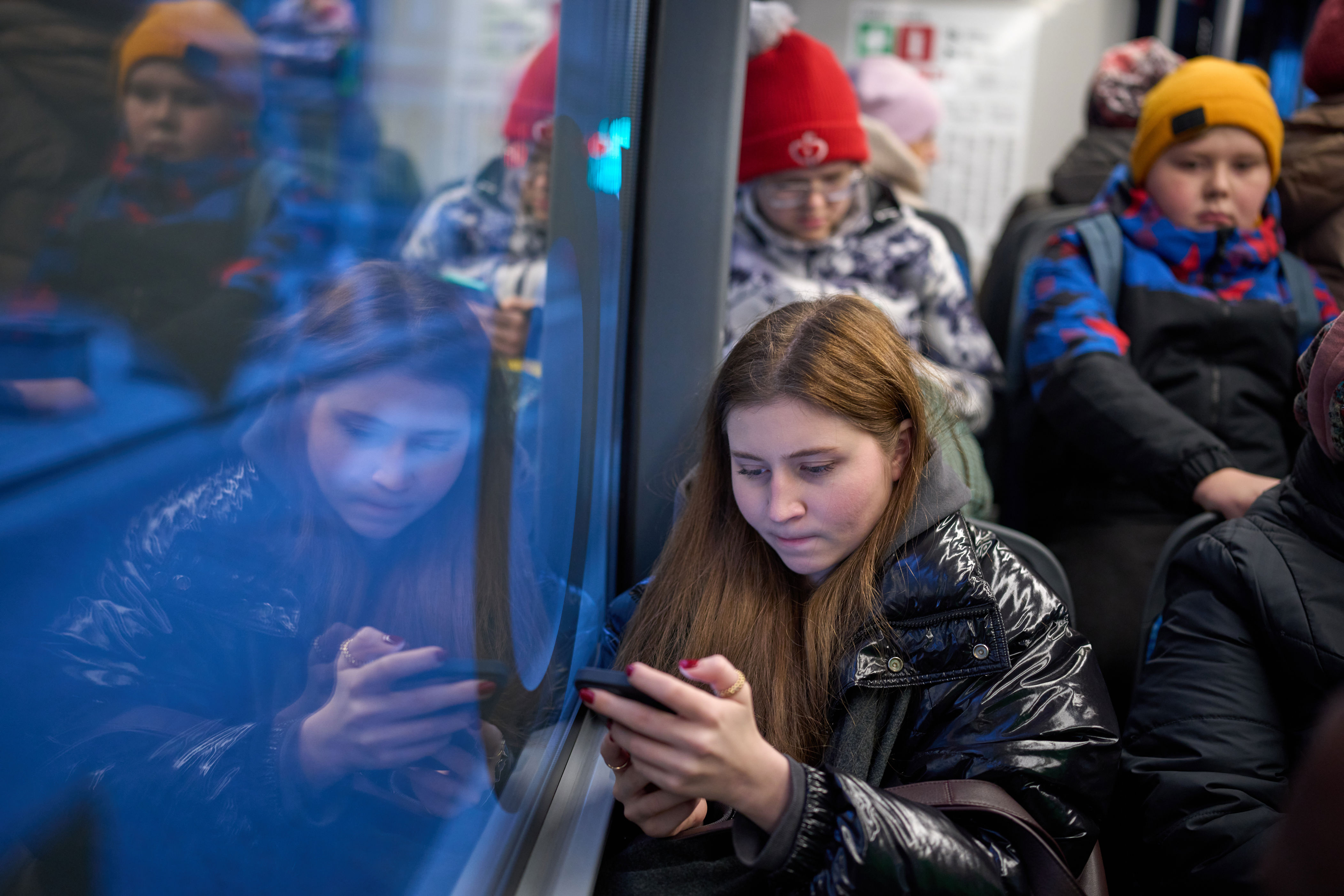 In Russia, plans to cut mobile internet on New Year’s Eve draw fury