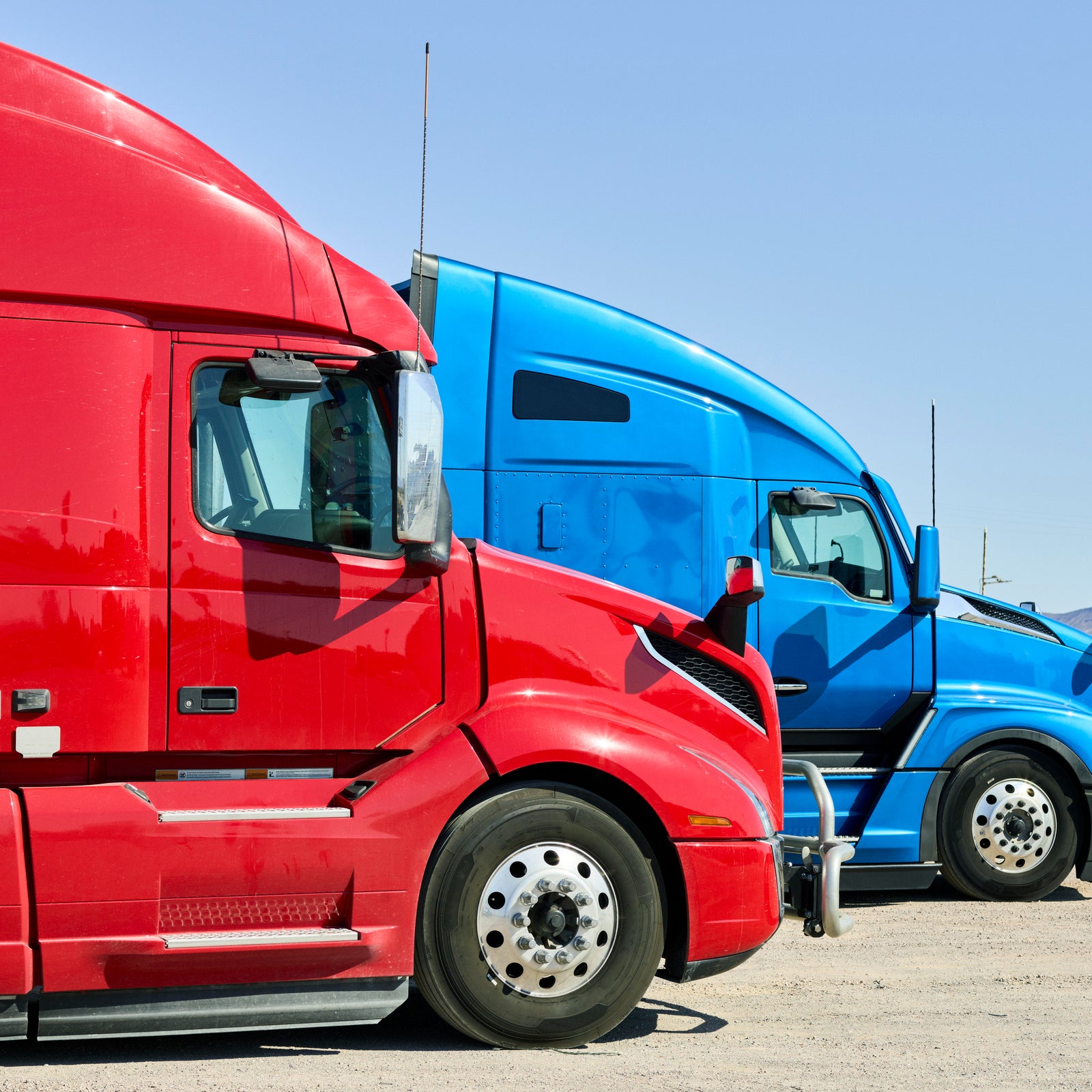 California delays yanking 17,000 commercial driver's licenses