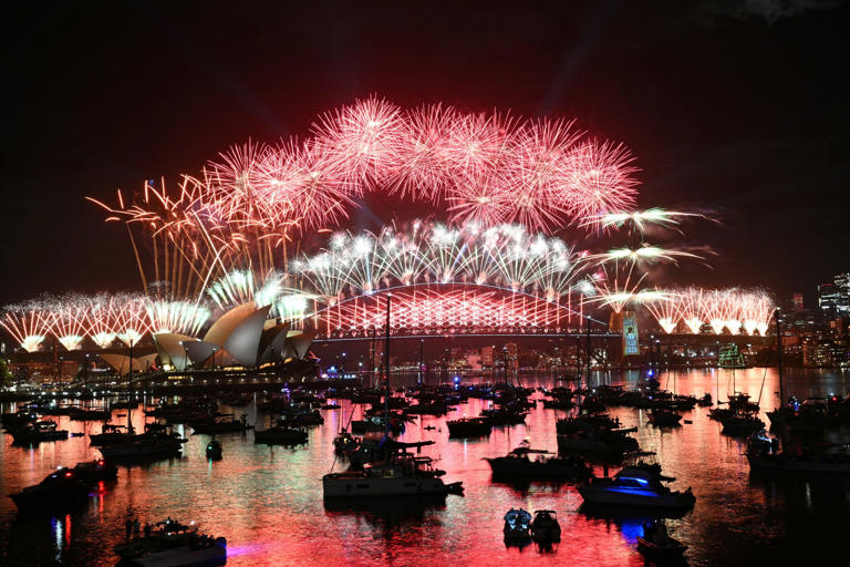 Sydney welcomes 2026 with spectacular fireworks as world rings in 2026