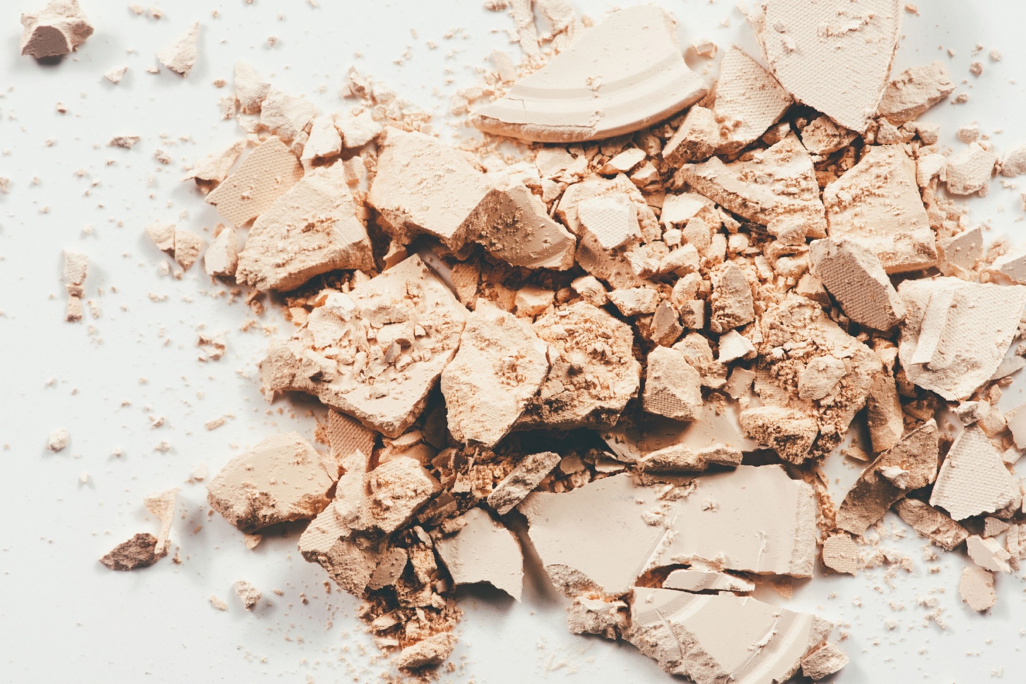 What makes a pigment "clean"?