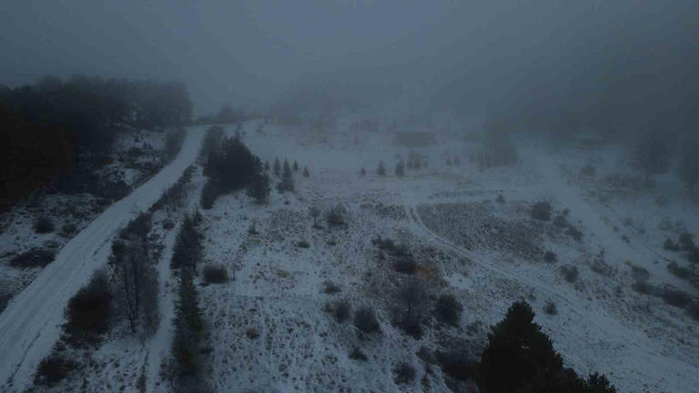 Manisa’nın yüksek kesimlerinde kartpostallık kar manzaraları