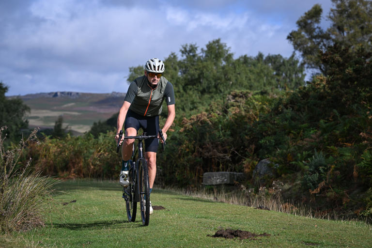 Q36.5 Adventure Jersey: A versatile gravel-biased jersey