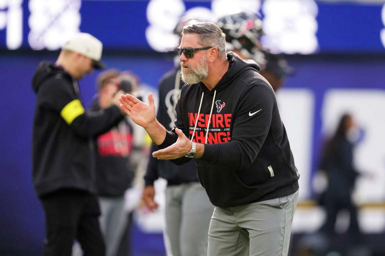 DeMeco Ryans as coach of the year? A Tank Dell return? Matt Burke's ...