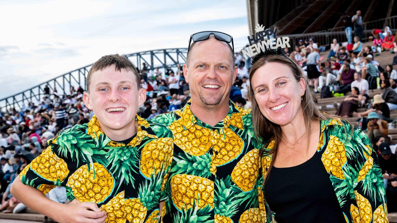 ‘2002’: ABC’s NYE roasted as fireworks start