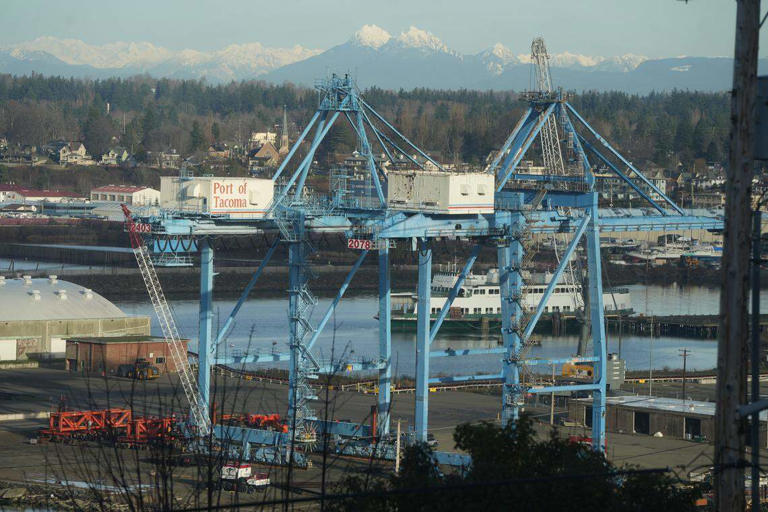 Overnight noise expected as more large cranes arrive at Port of Bellingham