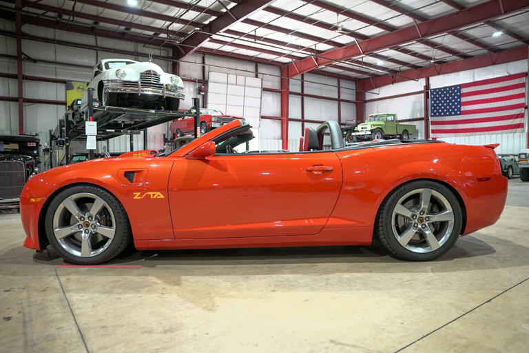 2011 Chevrolet Camaro 2SS ZTA Trans Am convertible blends modern ...