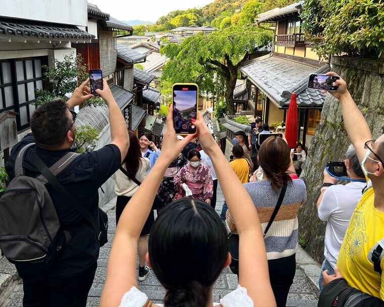 Why you will regret joining a massive group tour this year