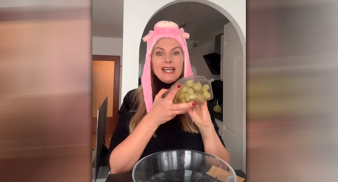 "Voll giftig" – Martina Kaiser zeigt Silvester-Trauben