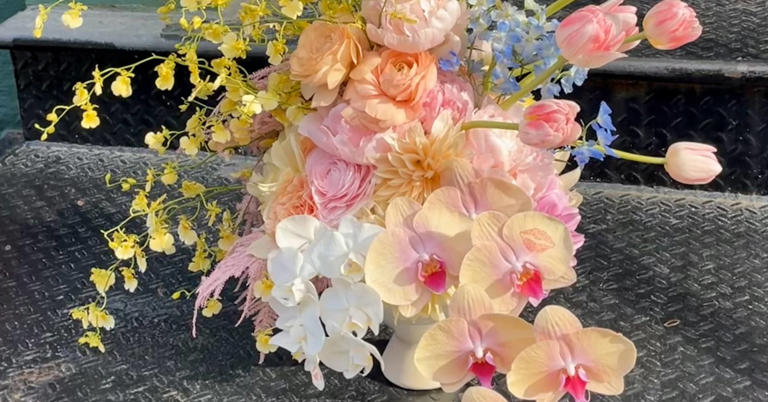 27-year-old quit her 9-to-5 to start a floral business—this year, she ...