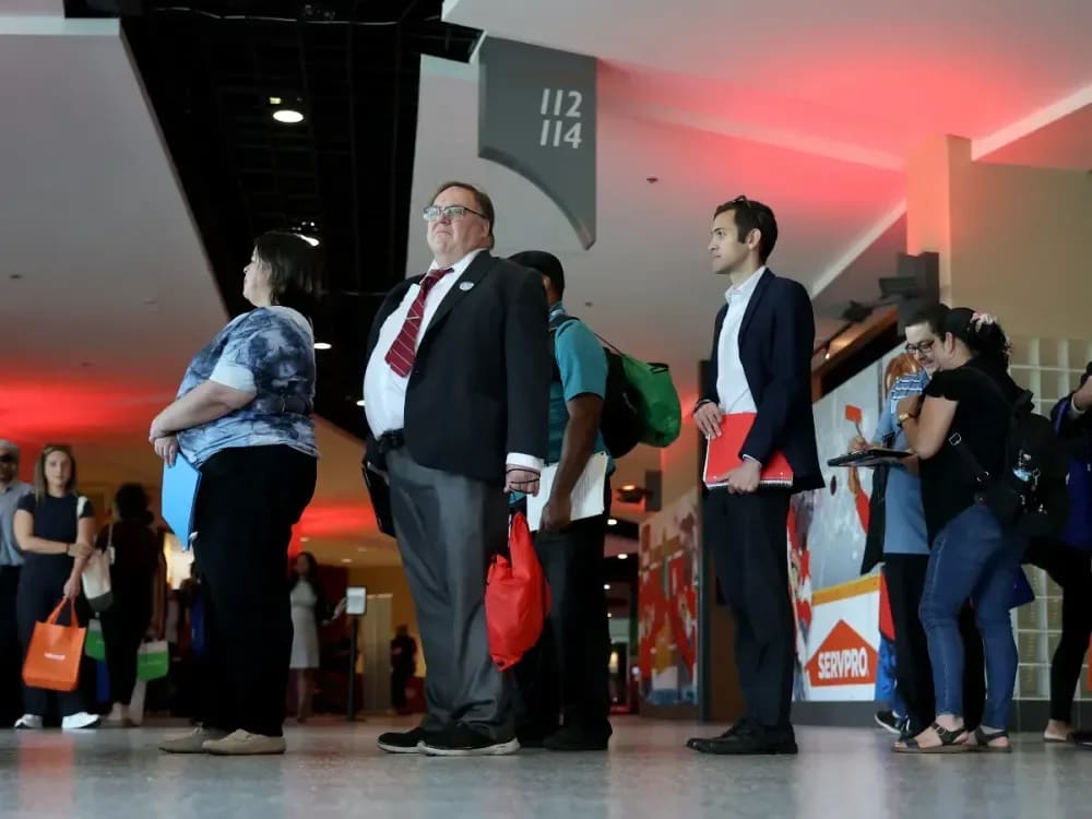 Jobless claims unexpectedly fall for third consecutive week