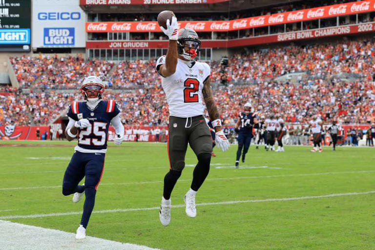 Lavonte David could make Buccaneers history, Egbuka eyes rookie ...